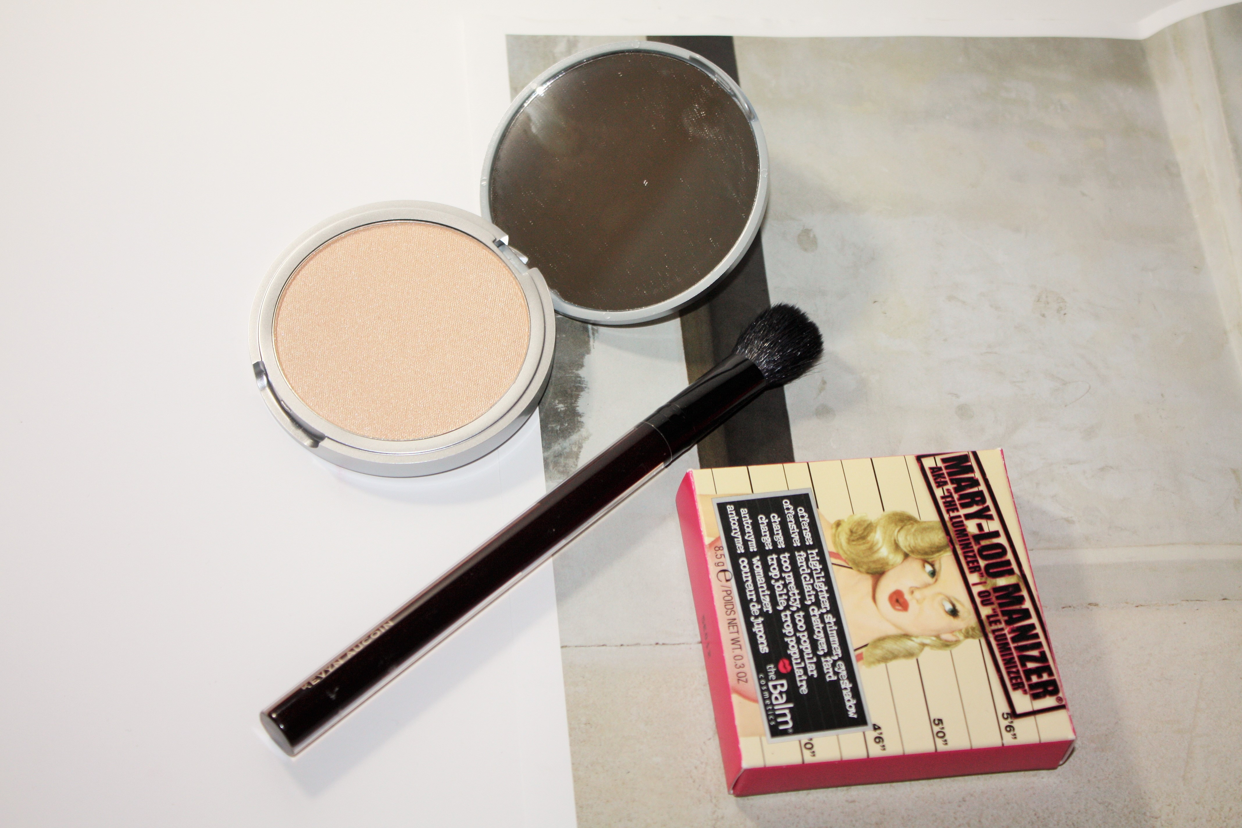 theBalm Mary-Lou Manizer Highlighter