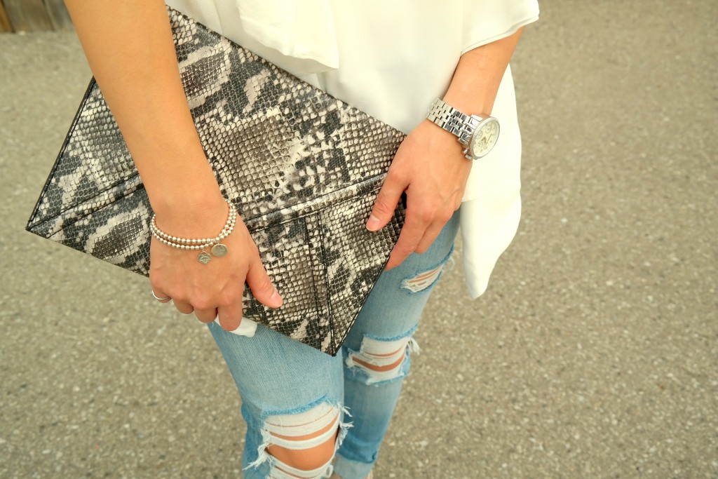 Mistakes to Avoid When Choosing Accessories For Your Outfit