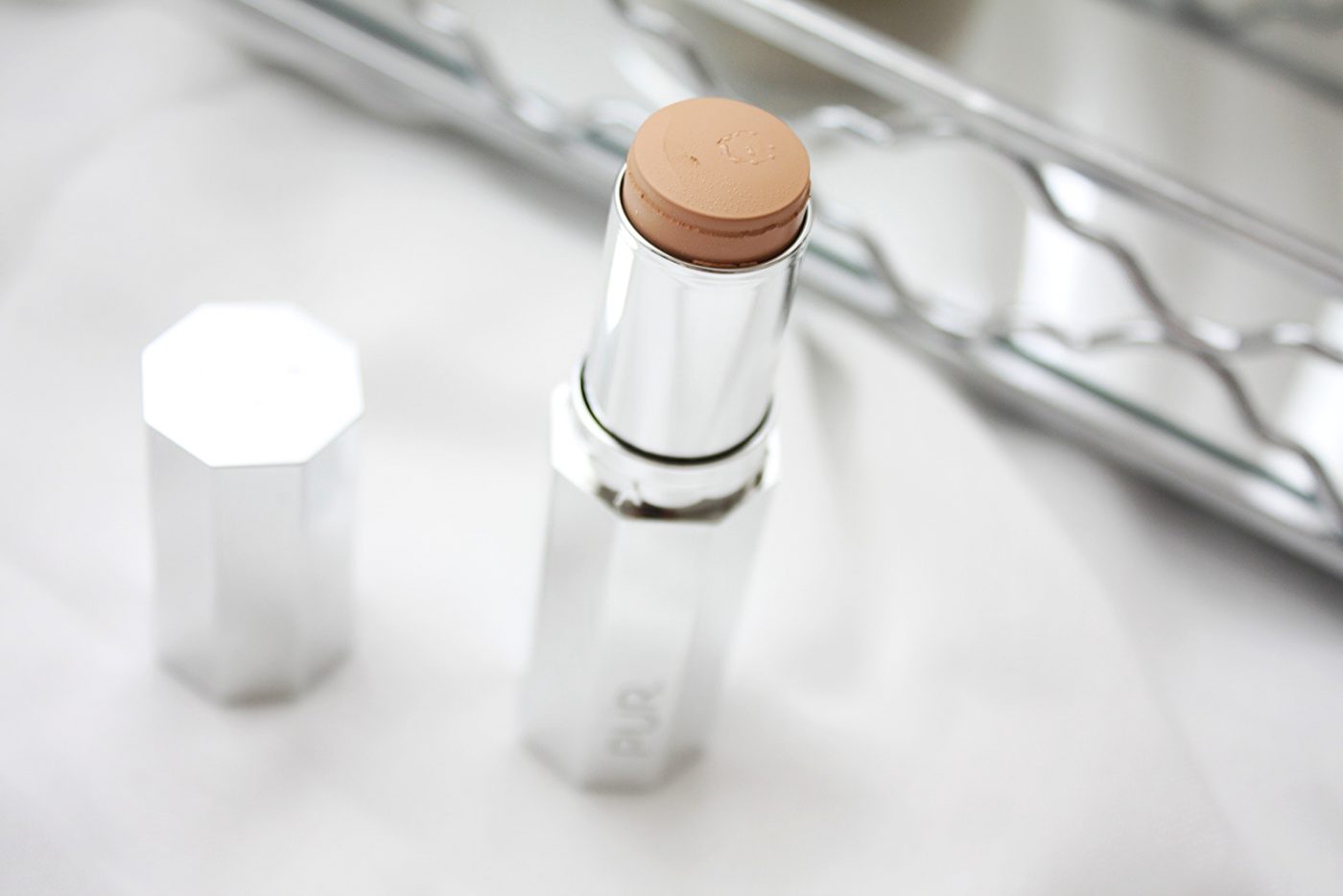 PÜR COSMETICS 4-IN-1 FOUNDATION STICK