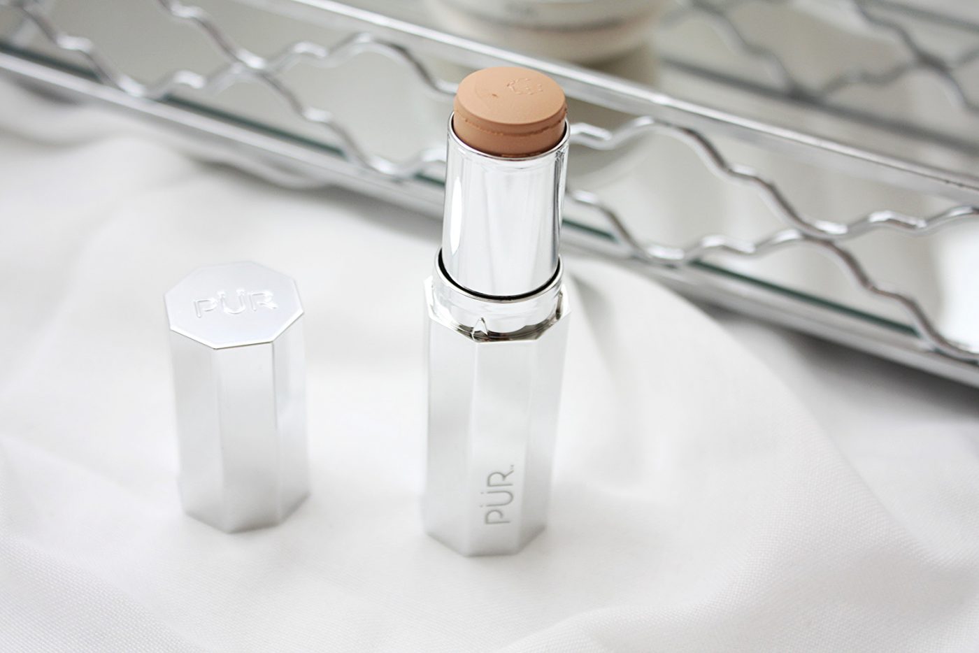 PÜR COSMETICS 4-IN-1 FOUNDATION STICK